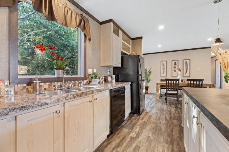 Mobile Home vs. Traditional Home: Which is Right for Your Wallet ...